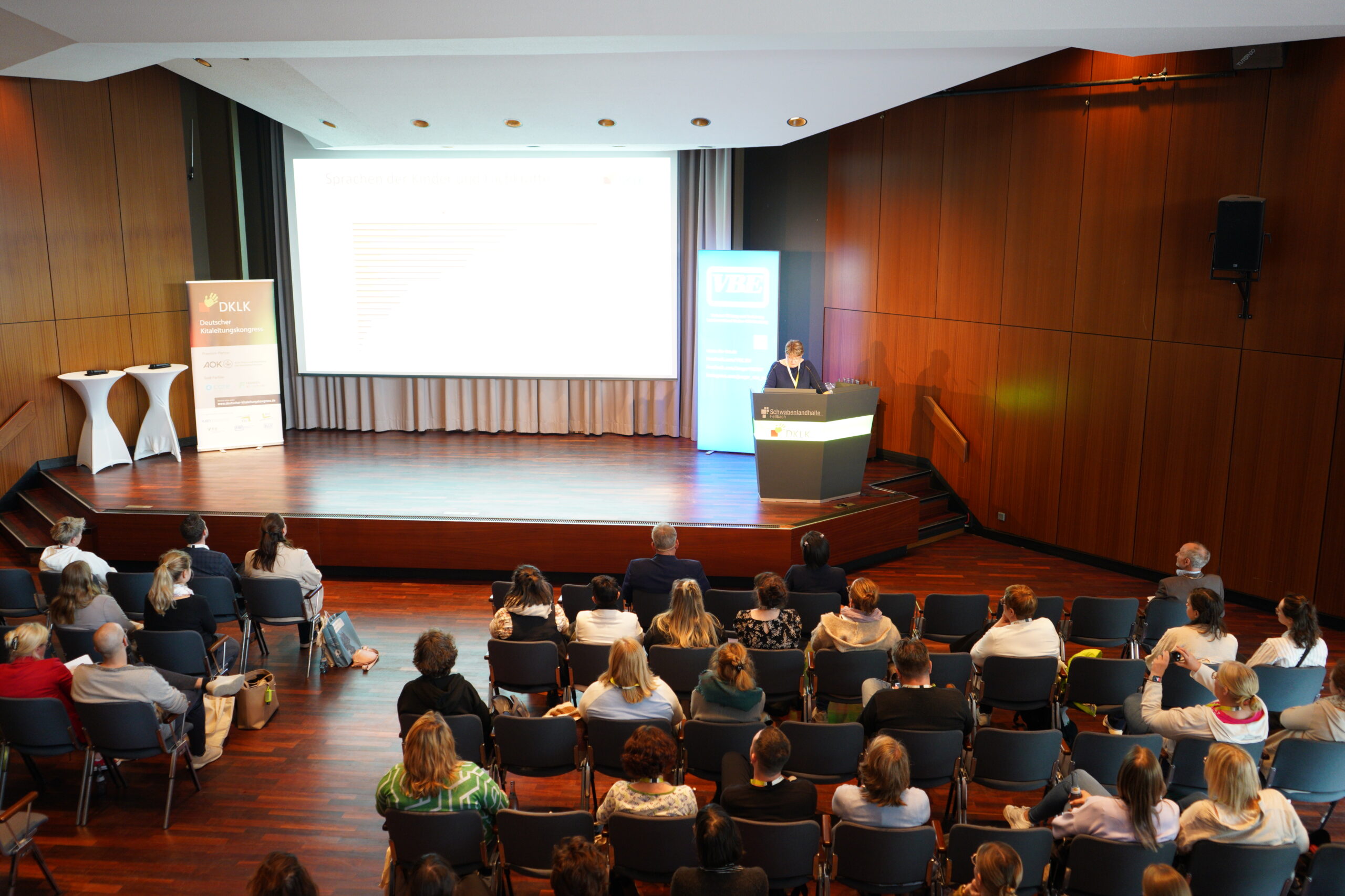 Gefragter Gesprächspartner: Der VBE präsentiert sich beim DKLK 2024 - VBE